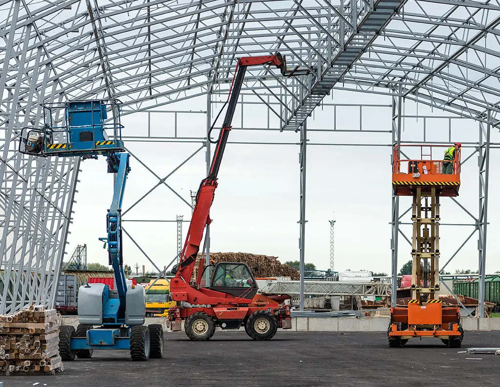 The Difference Between Scissor Lifts and Boom Lifts Explained